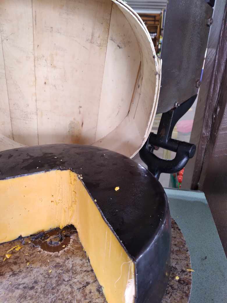 Locally-Sourced Hoop Cheese | Black's Peaches in York, SC